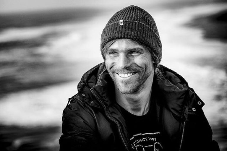 Surfista Alex Botelho melhora e já respira sem auxílio de ventilador ...