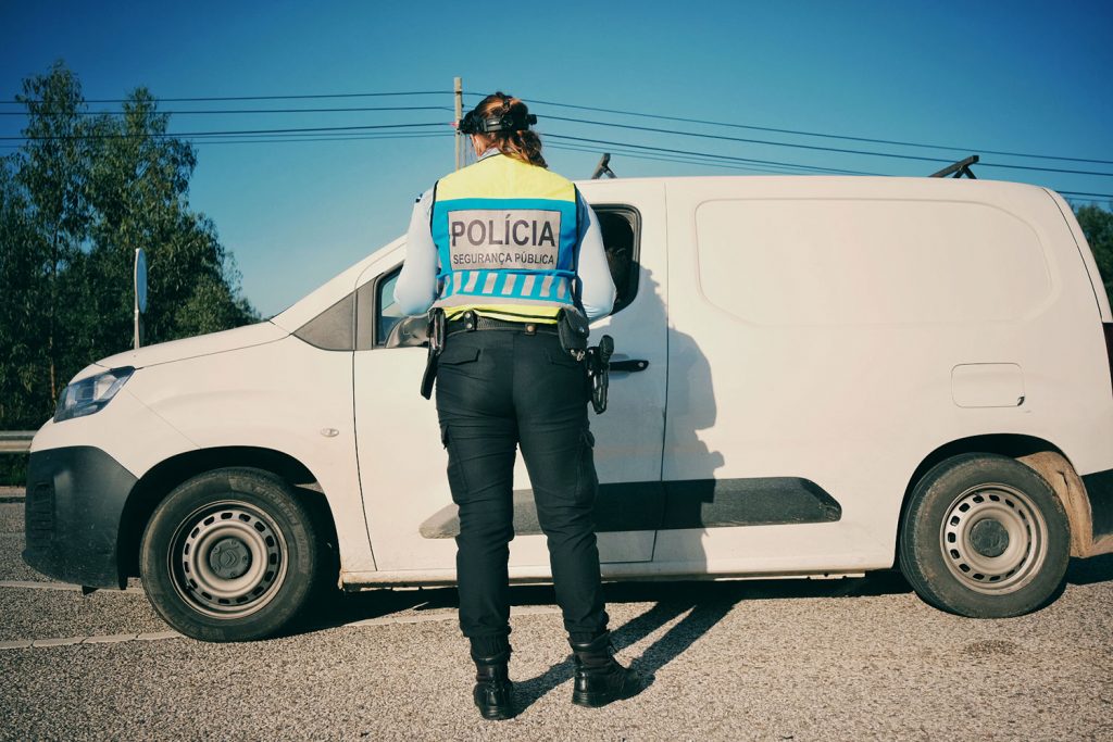 "De onde vem e para onde vai?" PSP controla circulação entre Leiria e ...