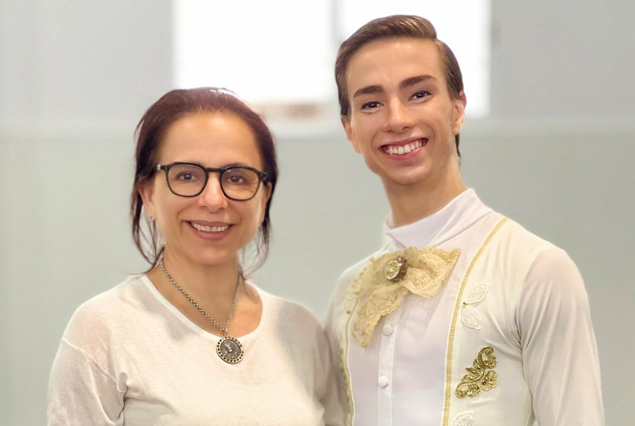 Francisco Gomes bailarino do Conservatório Annarella Sánchez ruma à ...