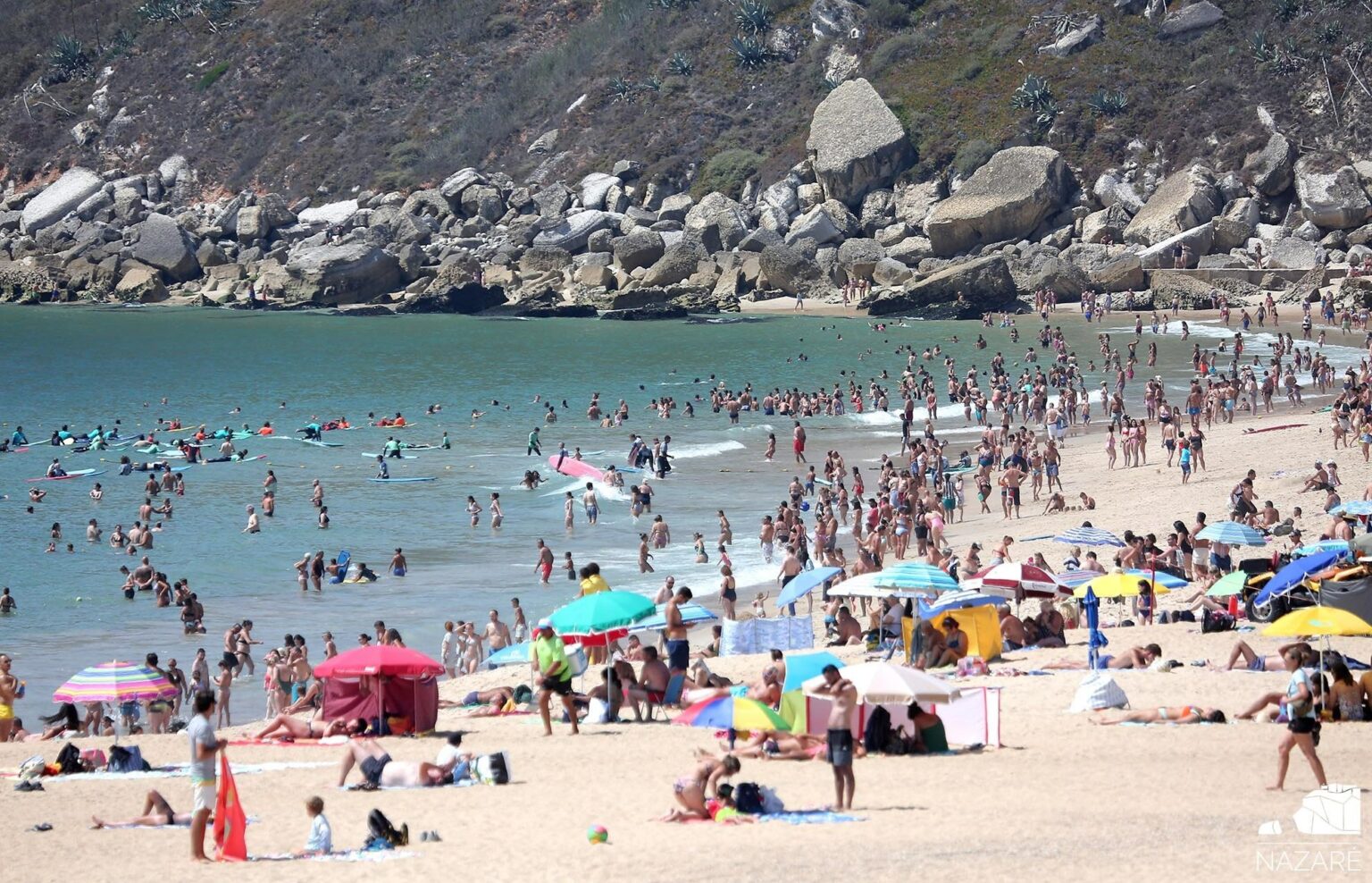 Nazaré. Uma onda gigante de turismo a rebentar pelas costuras – Região ...