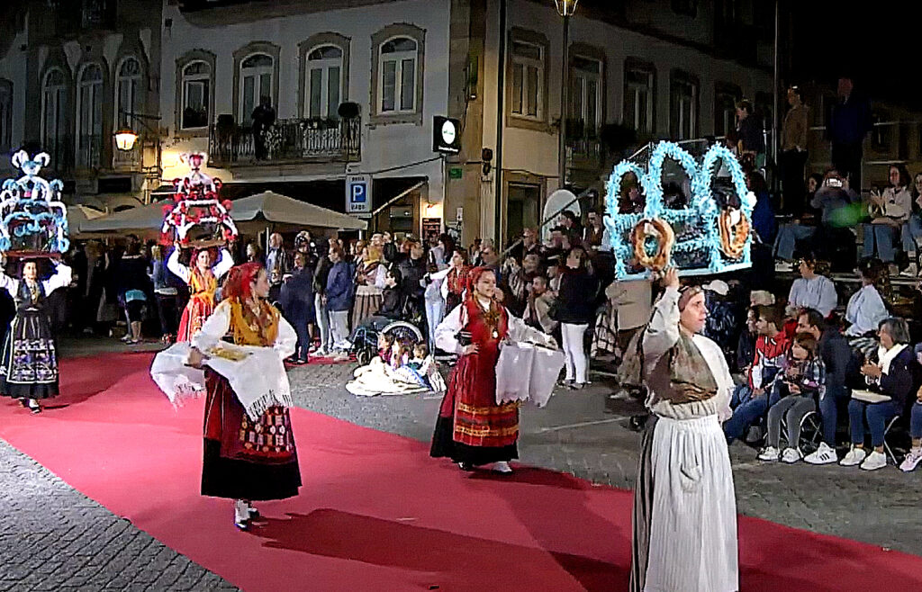 Ranchos da Região de Leiria e do Coimbrão no Desfile Nacional do Traje ...