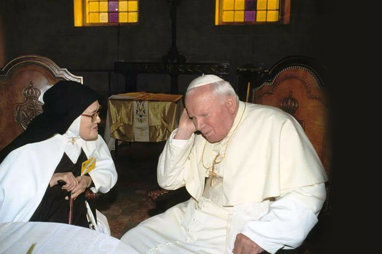 Papa reconhece “virtudes heroicas” da irmã Lúcia e abre caminho à ...